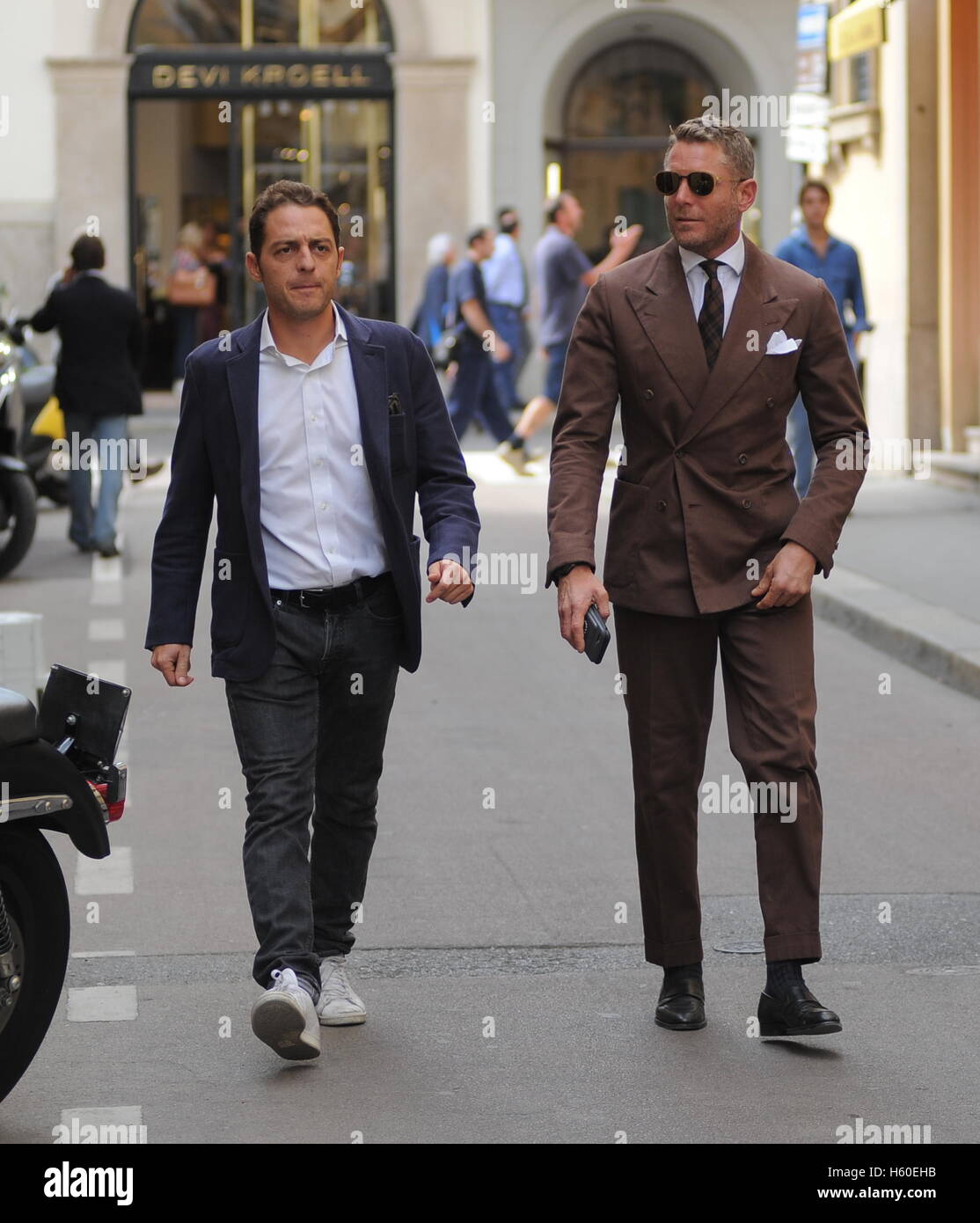 Lapo Elkann visits his shop 'Italian Independent' in Milan with friends ...