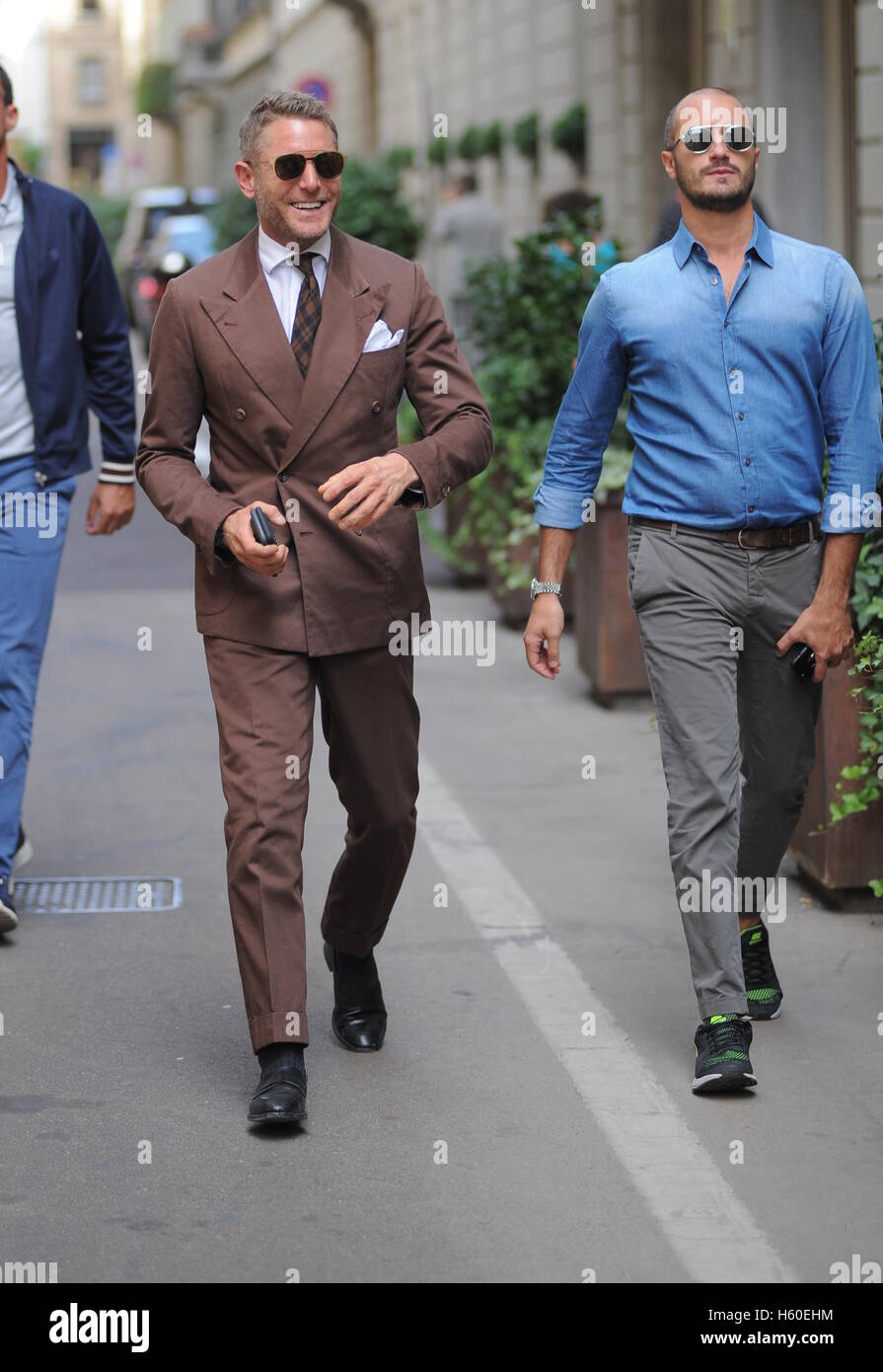 Lapo Elkann visits his shop 'Italian Independent' in Milan with friends ...