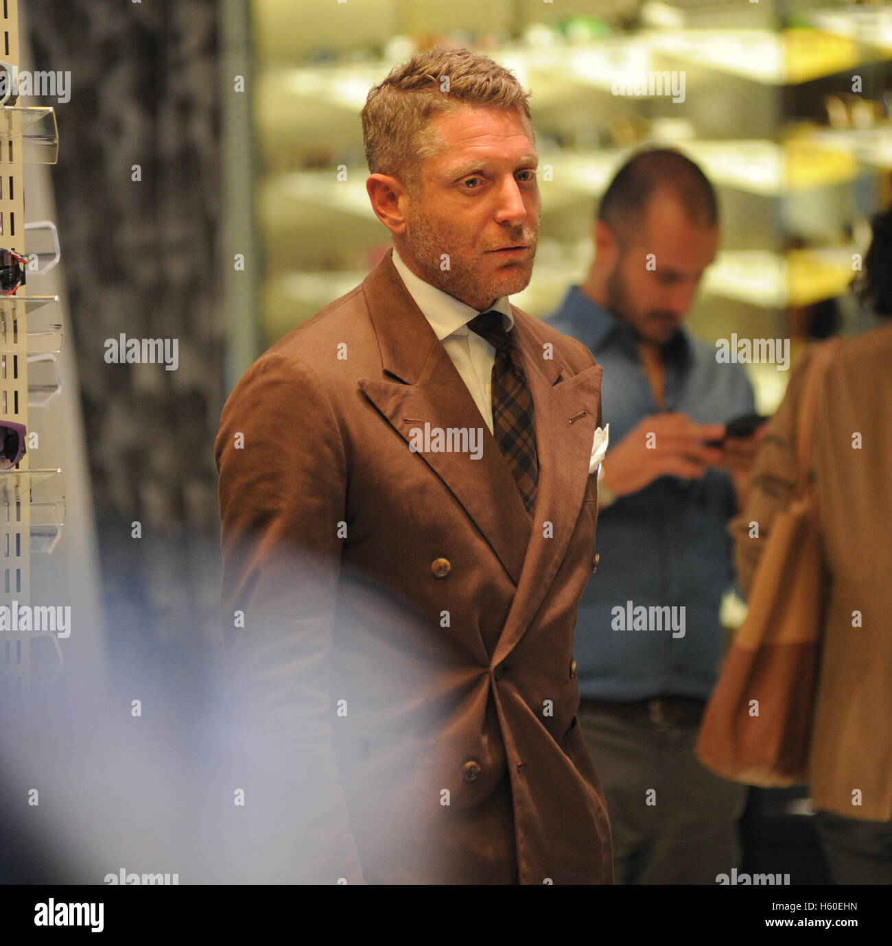 Lapo Elkann visits his shop 'Italian Independent' in Milan with friends ...