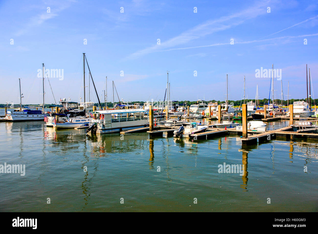 Harbor river hi-res stock photography and images - Alamy