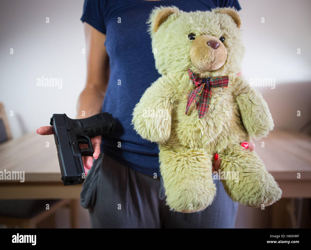 How To Draw Stewie Holding A Gun