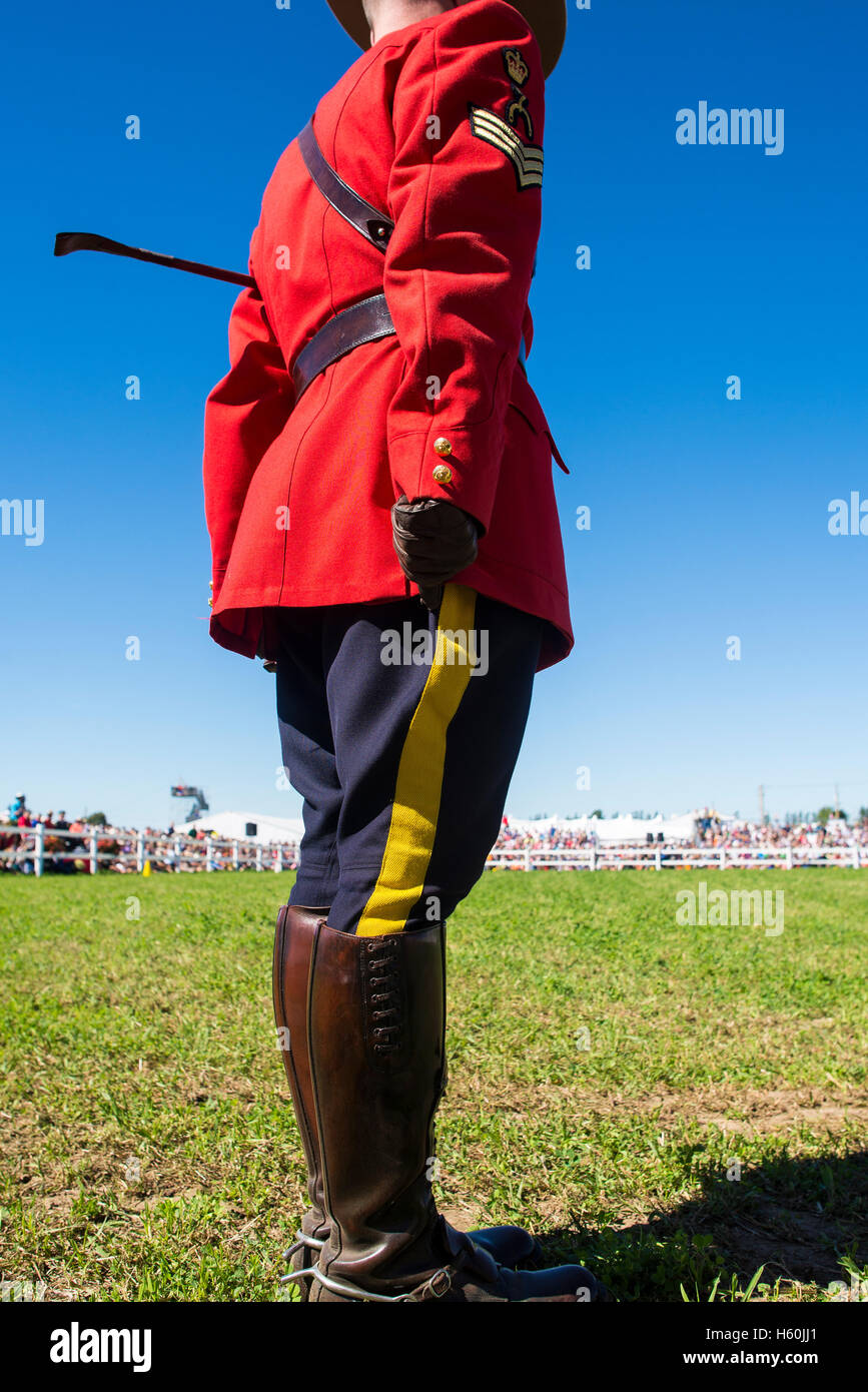 Rcmp officer uniform hi-res stock photography and images - Alamy