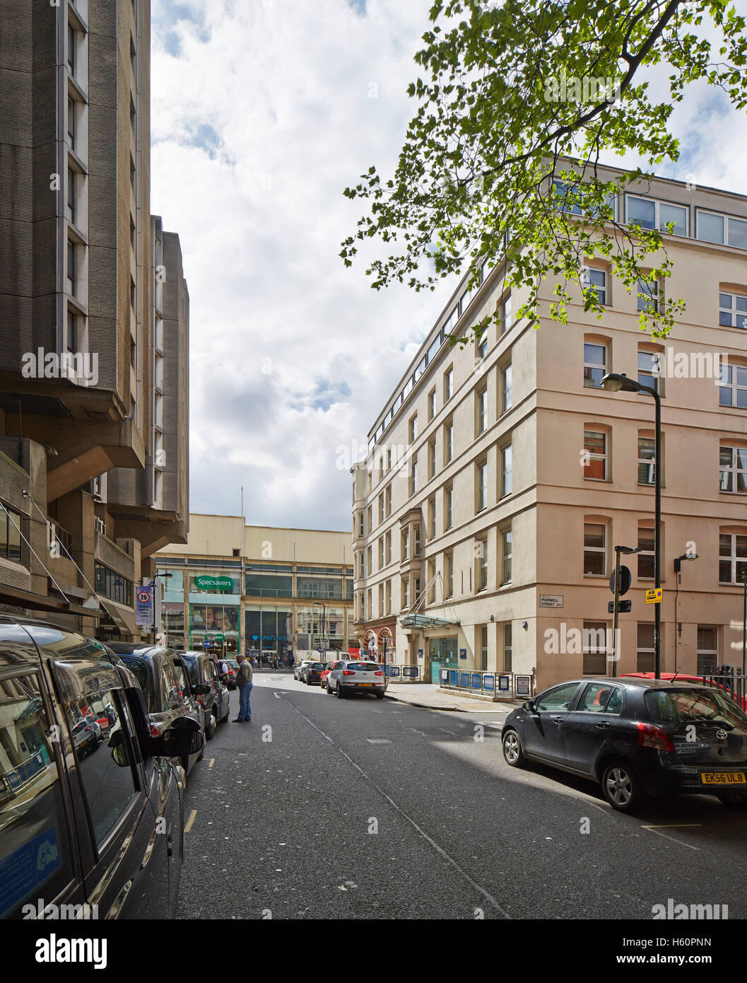 Typical London street scenes around Centre Point and Tottenham Court Rd ...