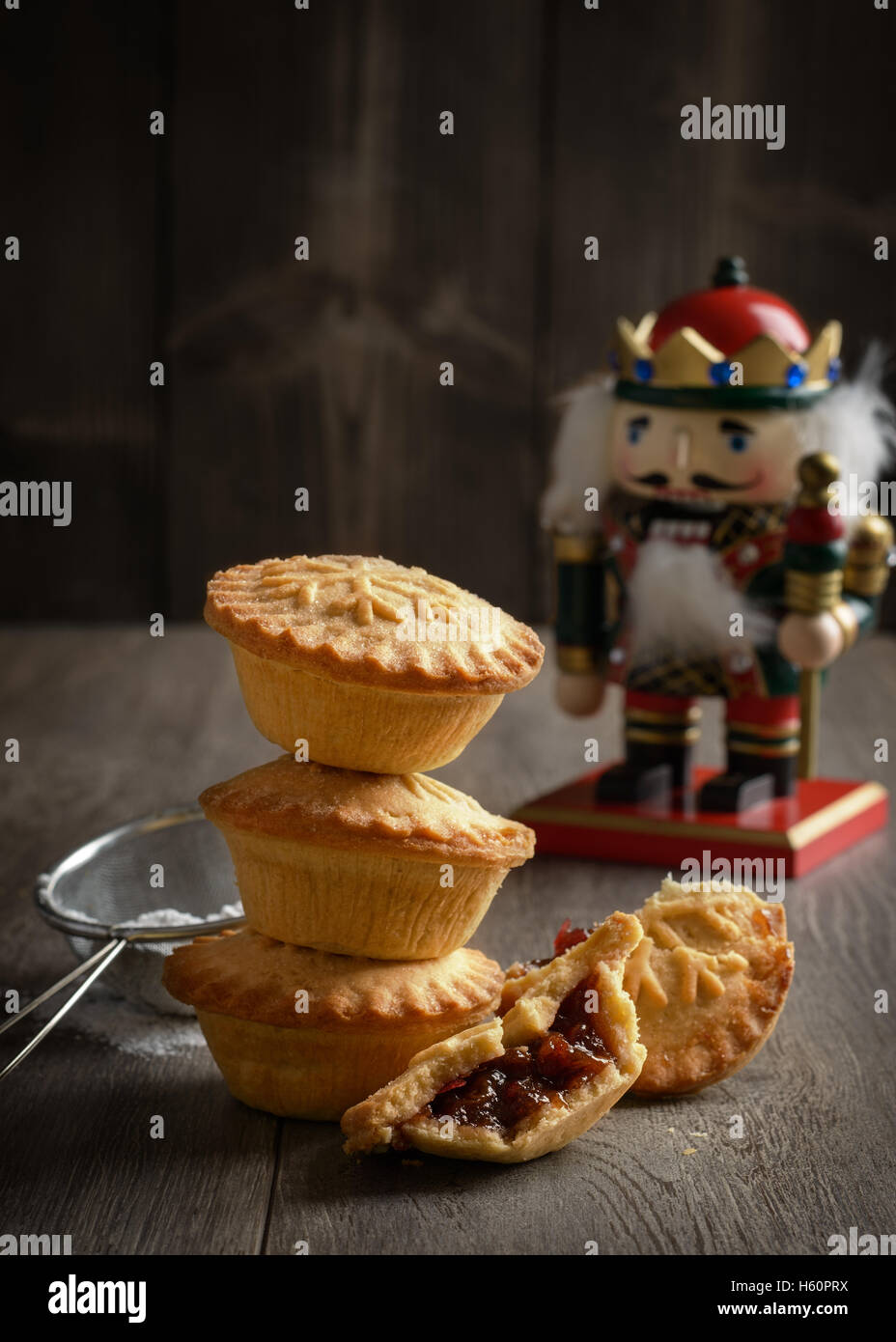 Festive mince pie stack with Christmas decoration Stock Photo - Alamy