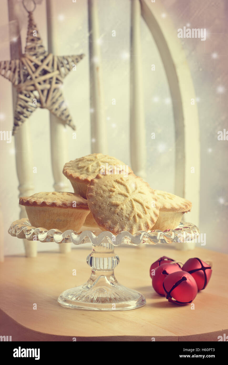 Stand pies hi-res stock photography and images - Alamy