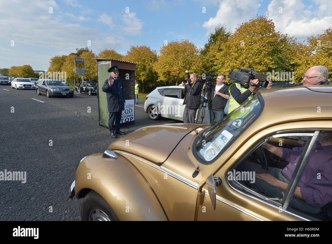 Northern ireland border checkpoint hi-res stock photography and images ...