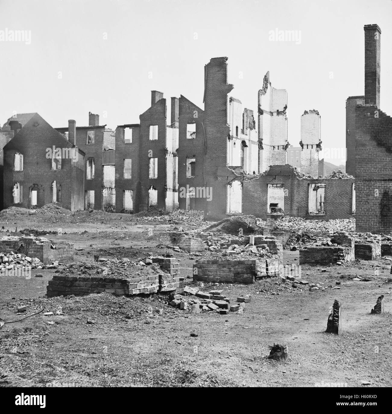 War ruins hi-res stock photography and images - Alamy