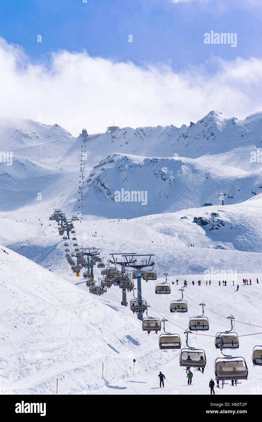 Ski lifts, pistes and skiers in Alpine ski resort Obergurgl Hochgurgl ...