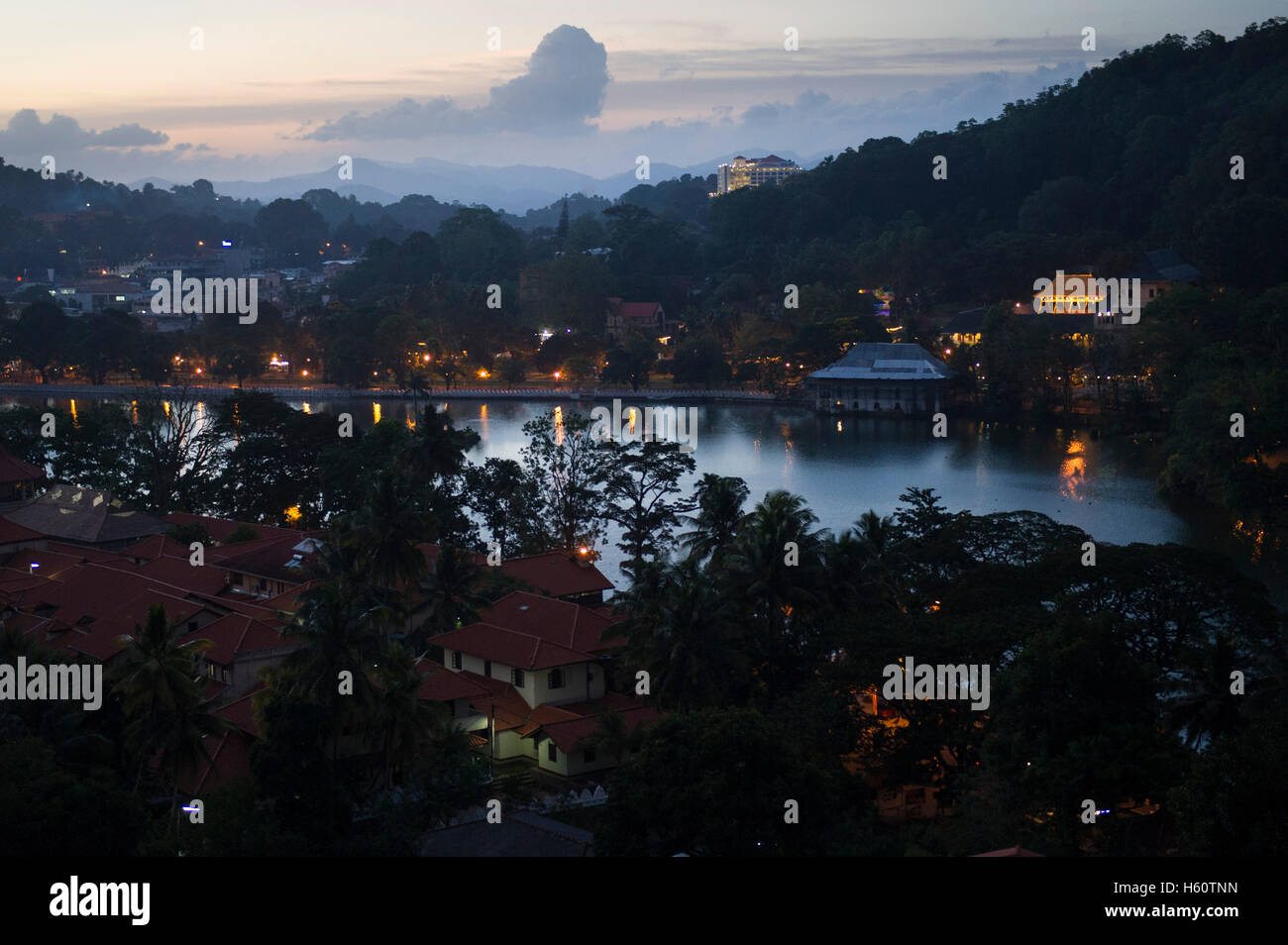 Kandy Lake at night, Kandy, Sri Lanka Stock Photo - Alamy