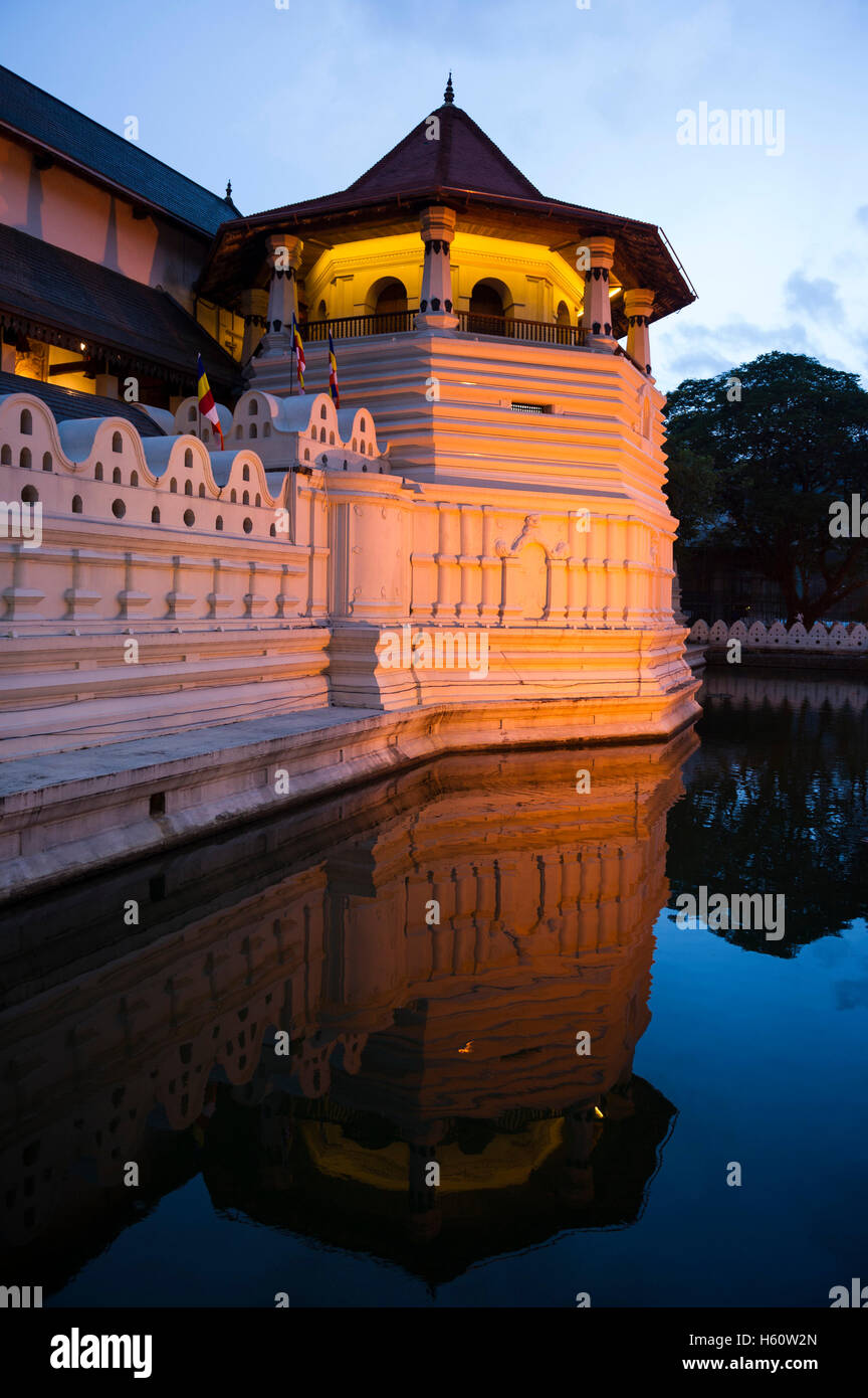 Temple Of The Tooth Wallpapers