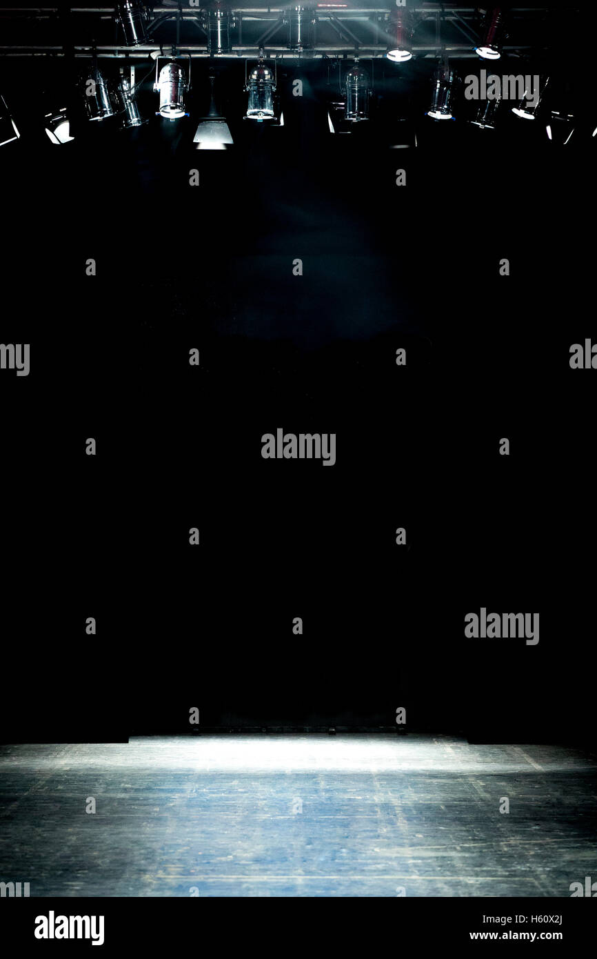 Empty runway fashion hi-res stock photography and images - Alamy