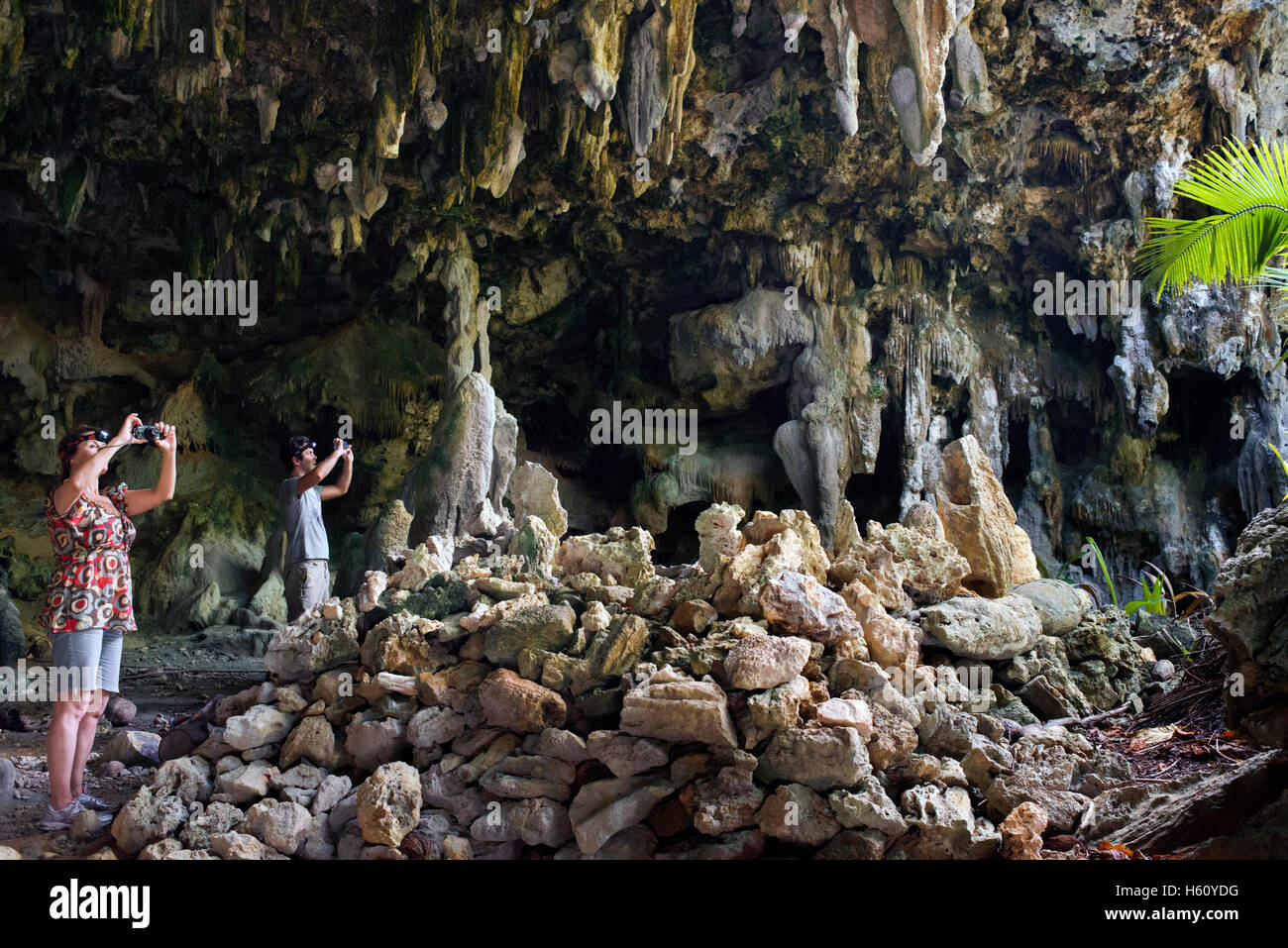 Atiu island caves hi-res stock photography and images - Alamy