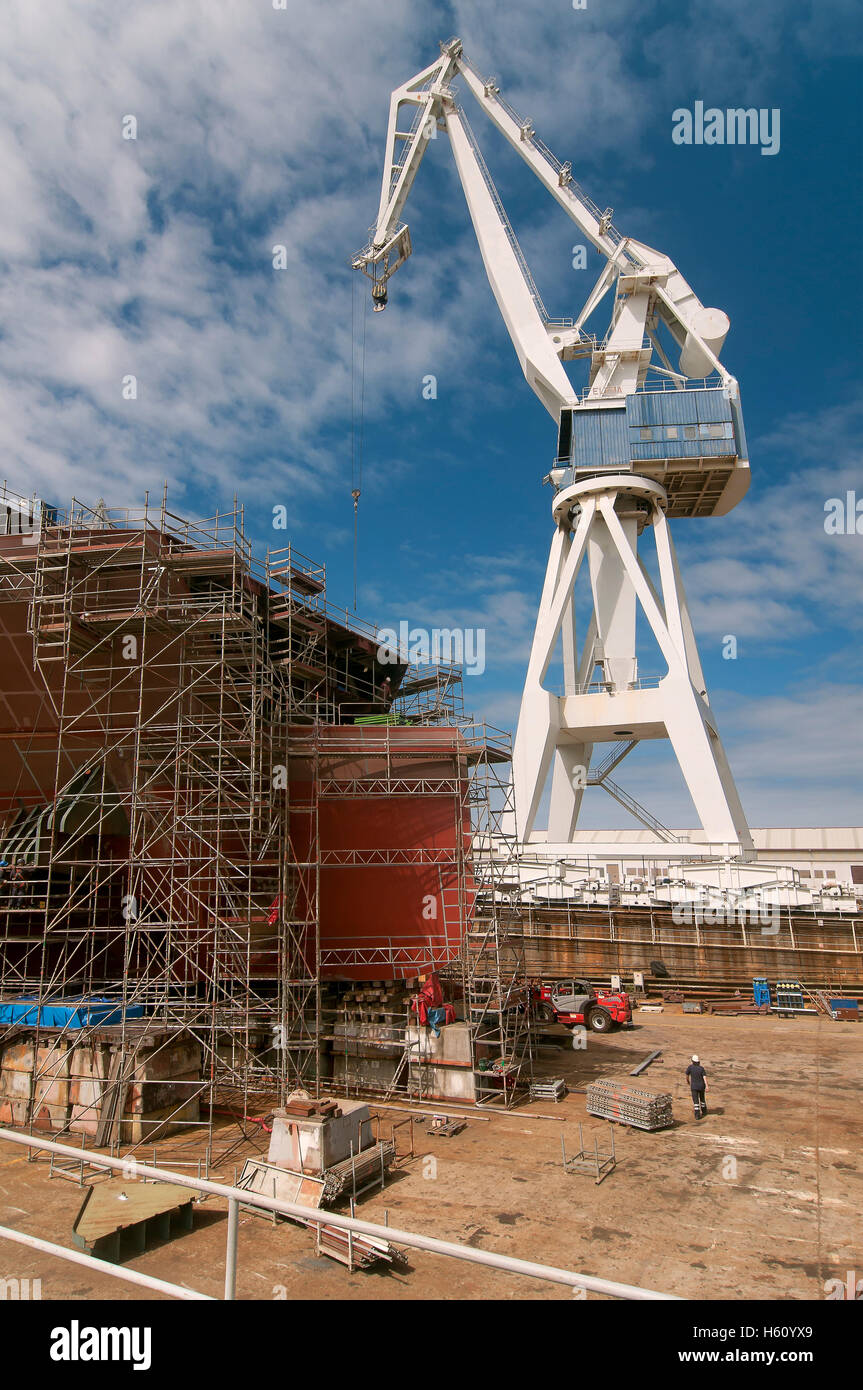 Shipyard industry hi-res stock photography and images - Alamy
