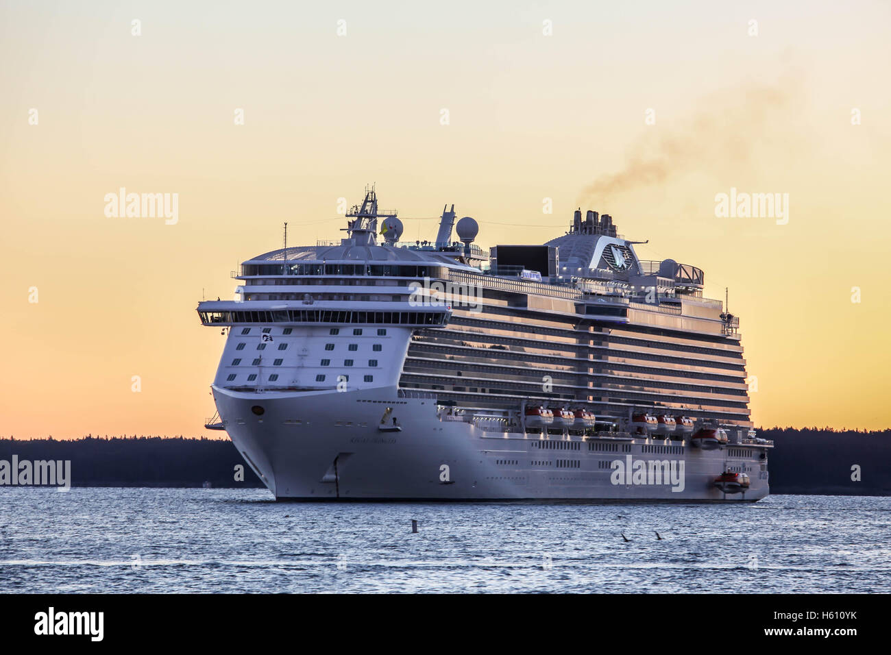 Regal princess hi-res stock photography and images - Alamy