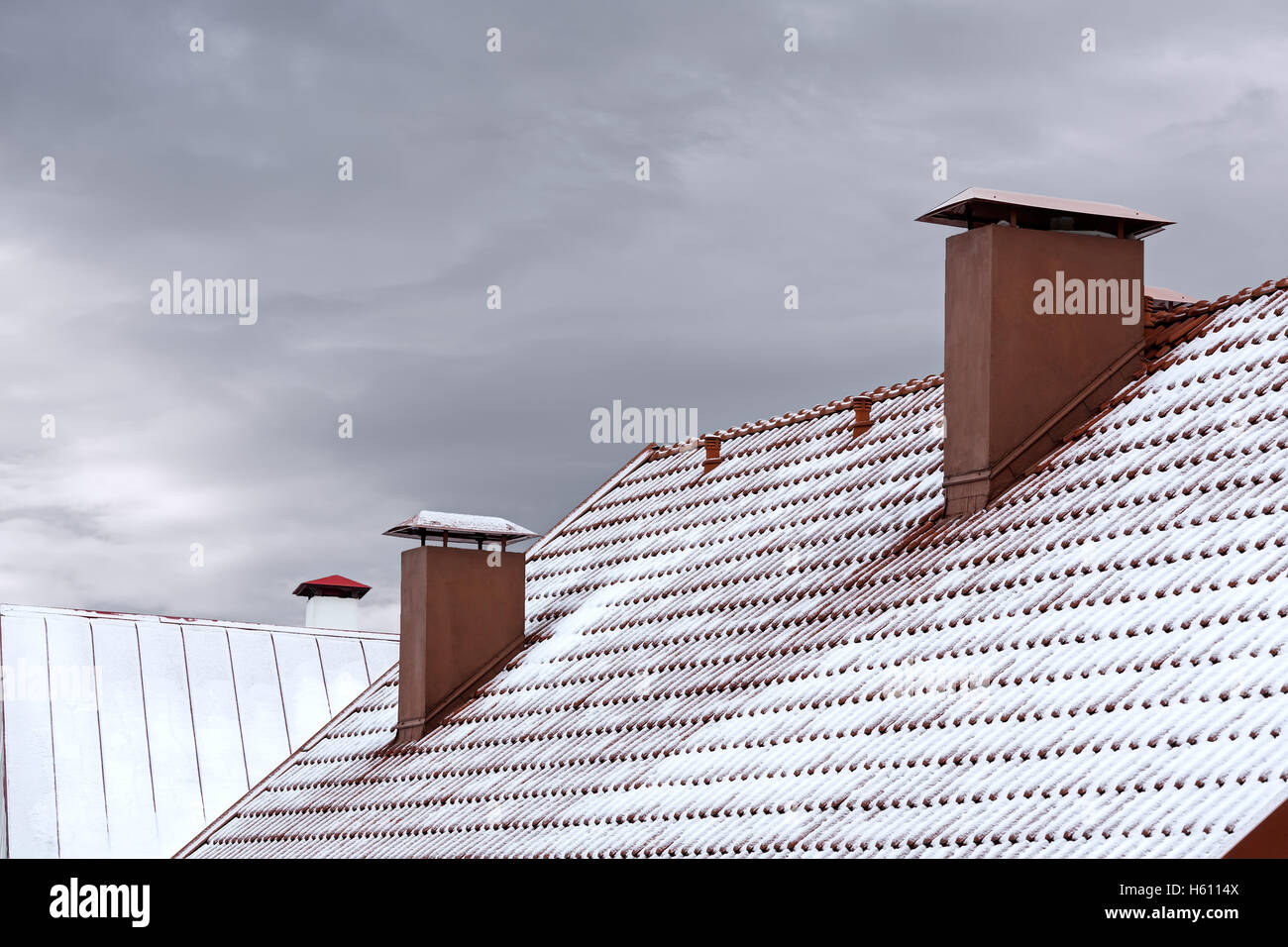 House with two chimneys hi-res stock photography and images - Alamy