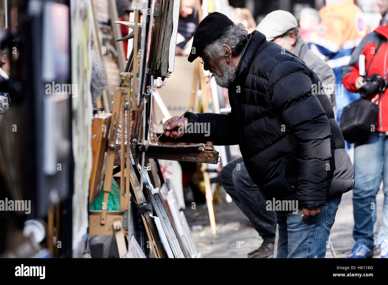 Painter, place du Tertre, Montmartre, Paris, France Stock Photo - Alamy