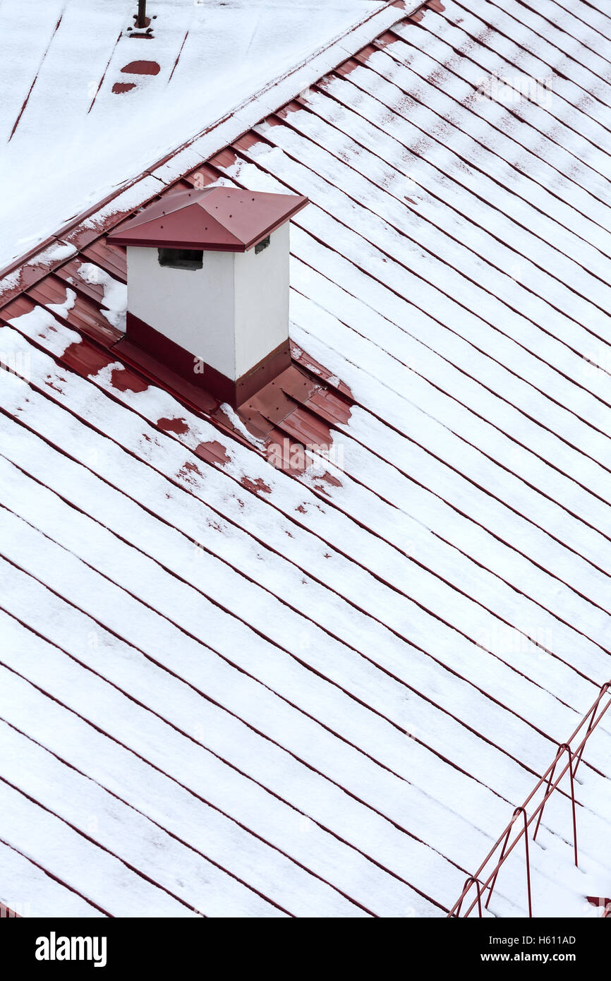 snow covered metal roof of city house viewed from above Stock Photo - Alamy