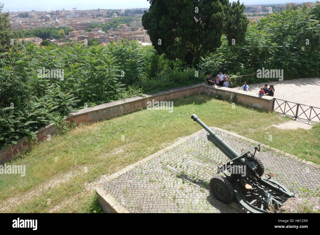 Cannon fire hi-res stock photography and images - Alamy