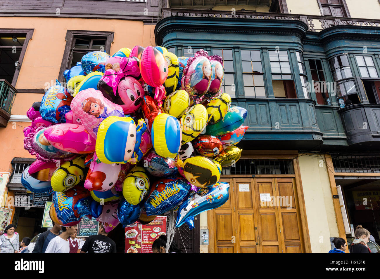Selling balloons hi-res stock photography and images - Alamy