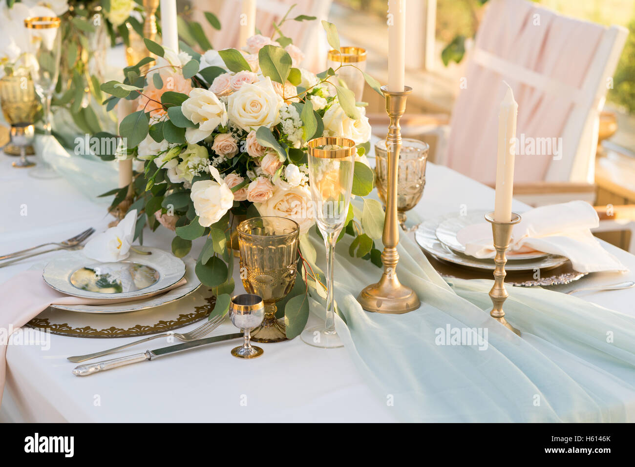 beautifully decorated table with flowers Stock Photo - Alamy