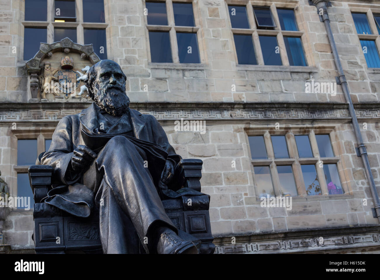 Charles darwin monument hi-res stock photography and images - Alamy