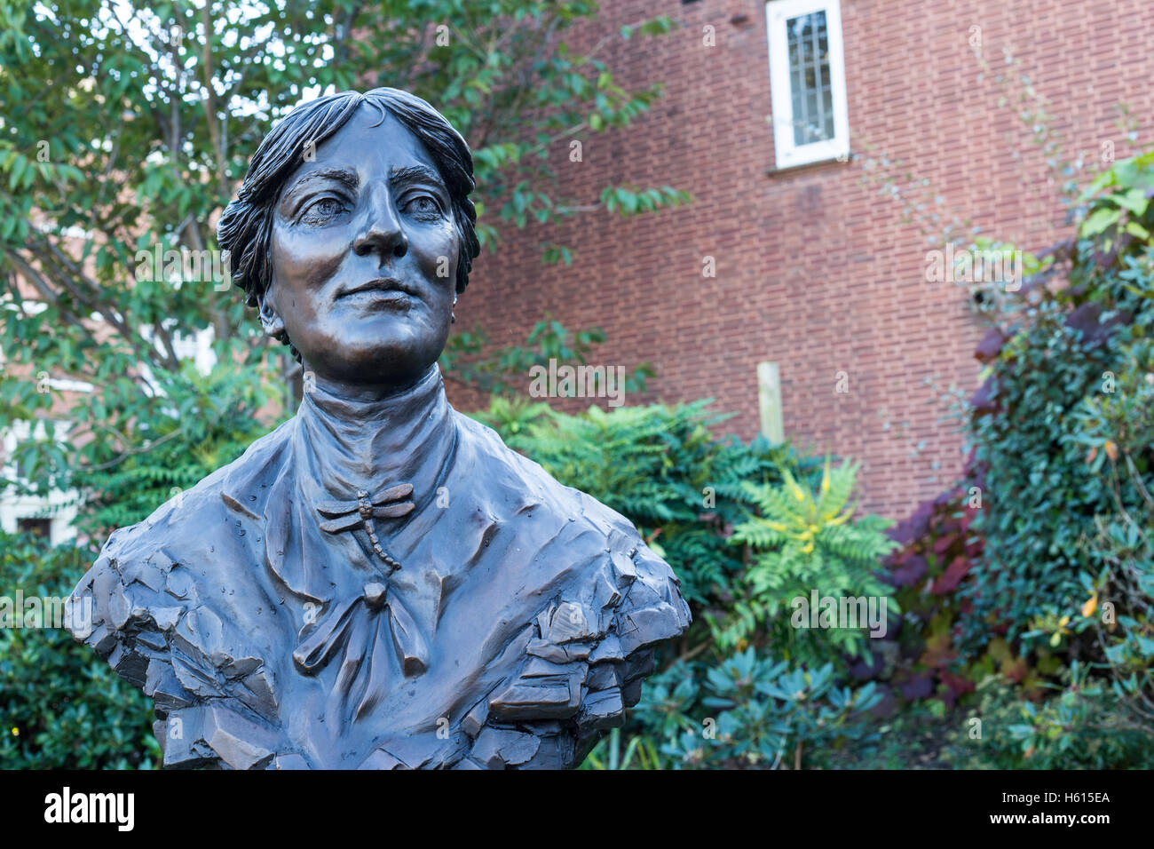 Statue of Mary Webb in Shrewsbury Stock Photo - Alamy