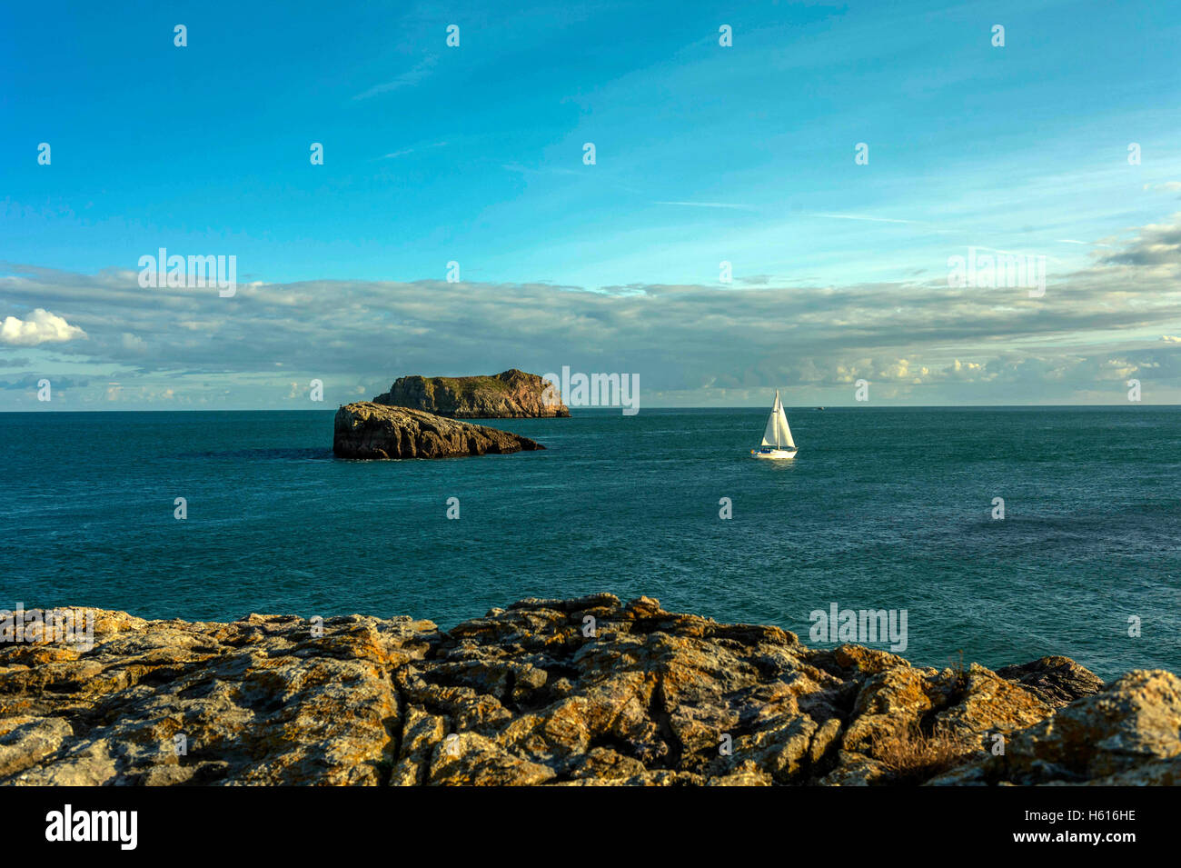 Beautiful Lyme Bay seascape depicting Hopes Nose coastal area and ...