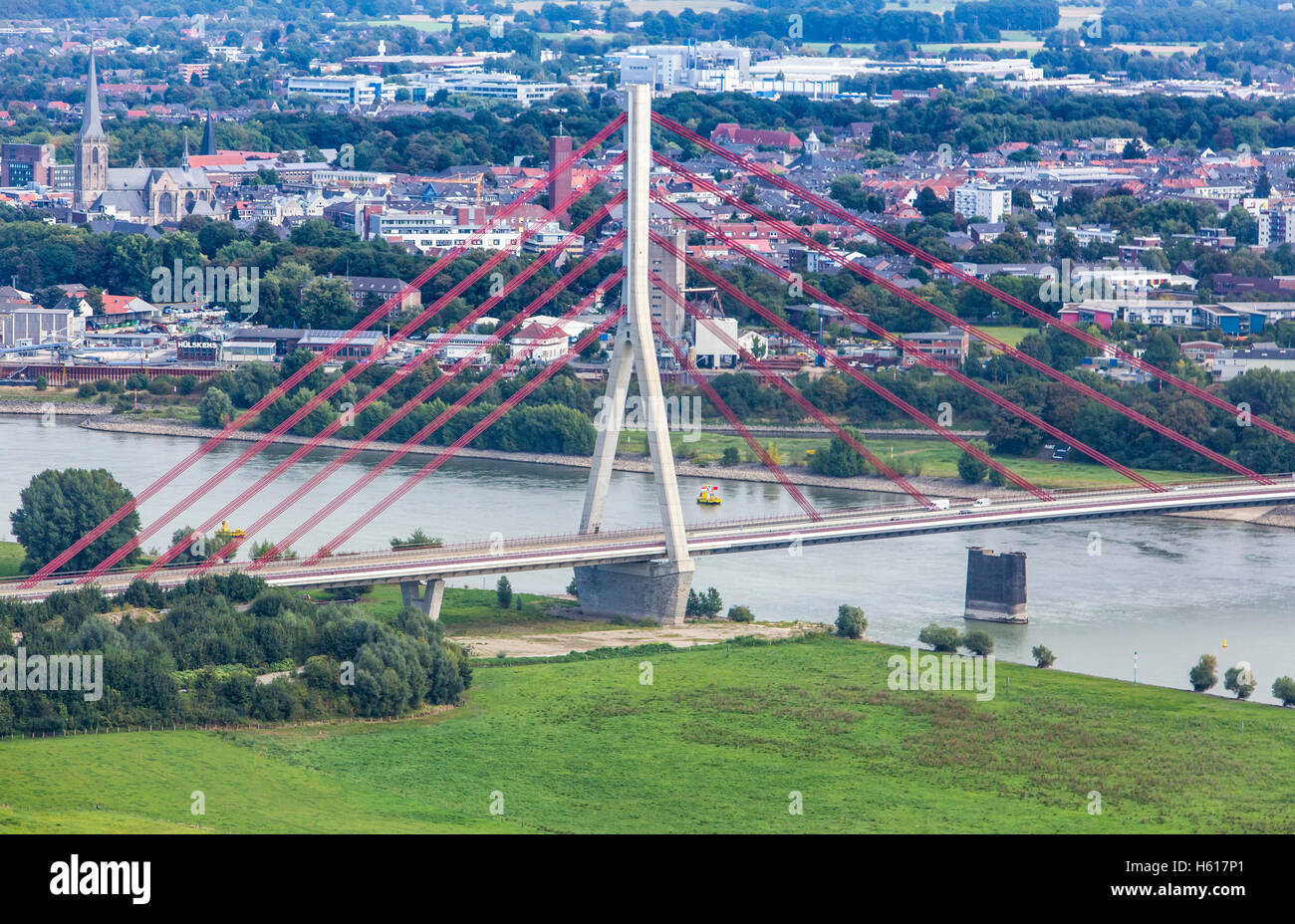 Niederrheinbrücke bridge arcross river Rhine, in Wesel, Germany Stock ...