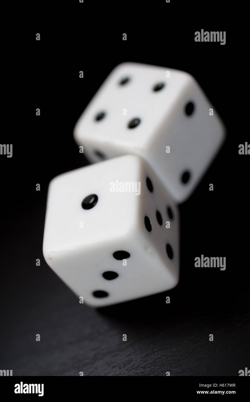Shake dice game hi-res stock photography and images - Alamy