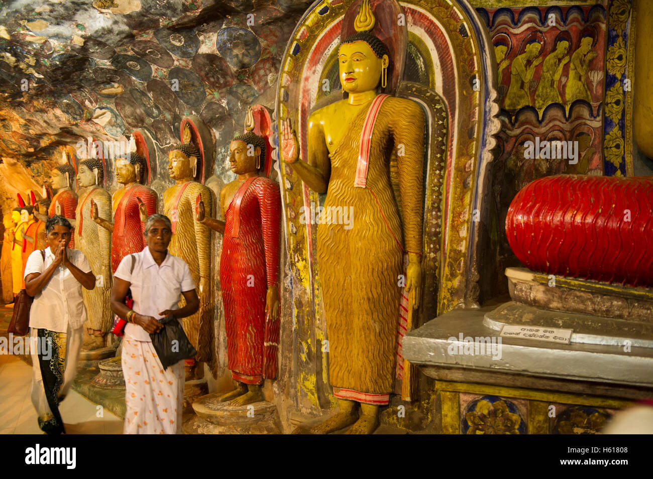 Pilgrims at Ridi Vihara (Silver temple), near Kurunegala, Sri Lanka ...