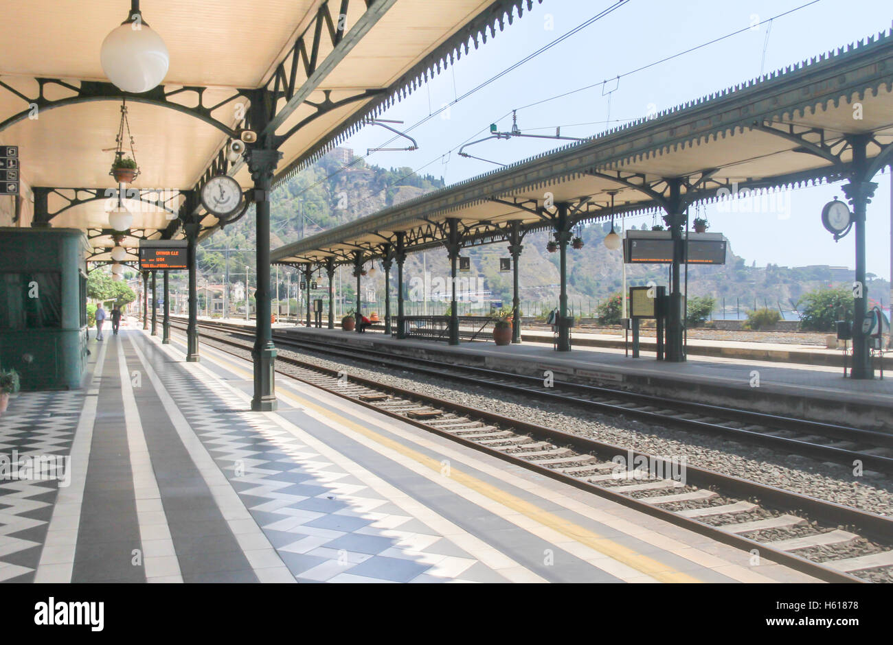Taormina railway station sicily italy hi-res stock photography and ...
