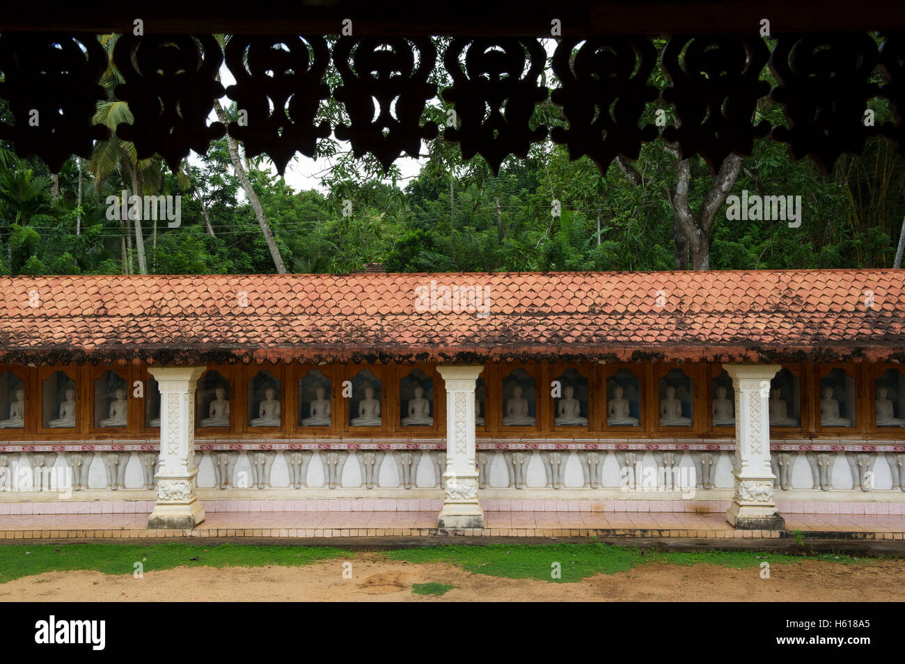 Dambadeniya hi-res stock photography and images - Alamy