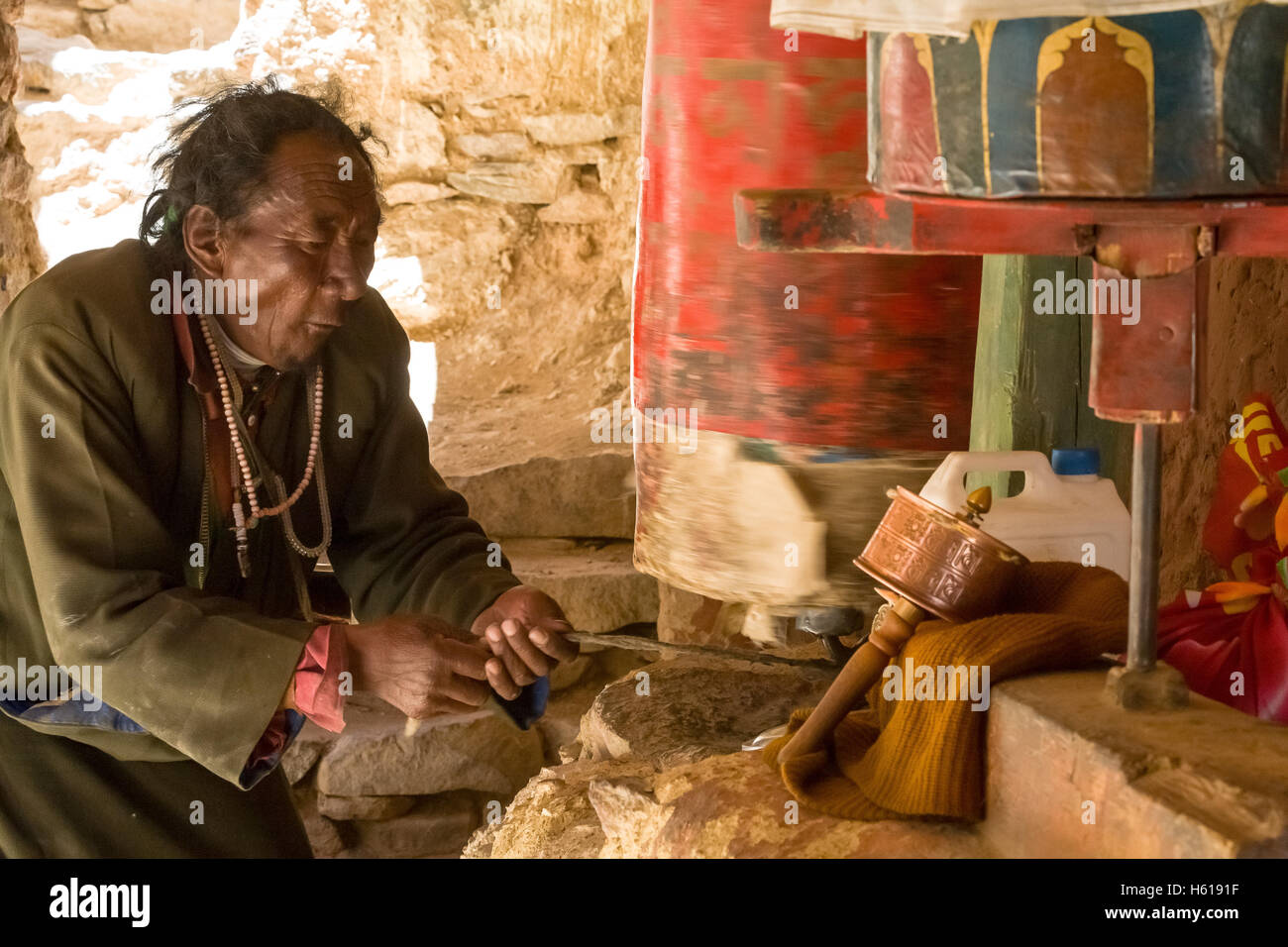Man chiu hi-res stock photography and images - Alamy