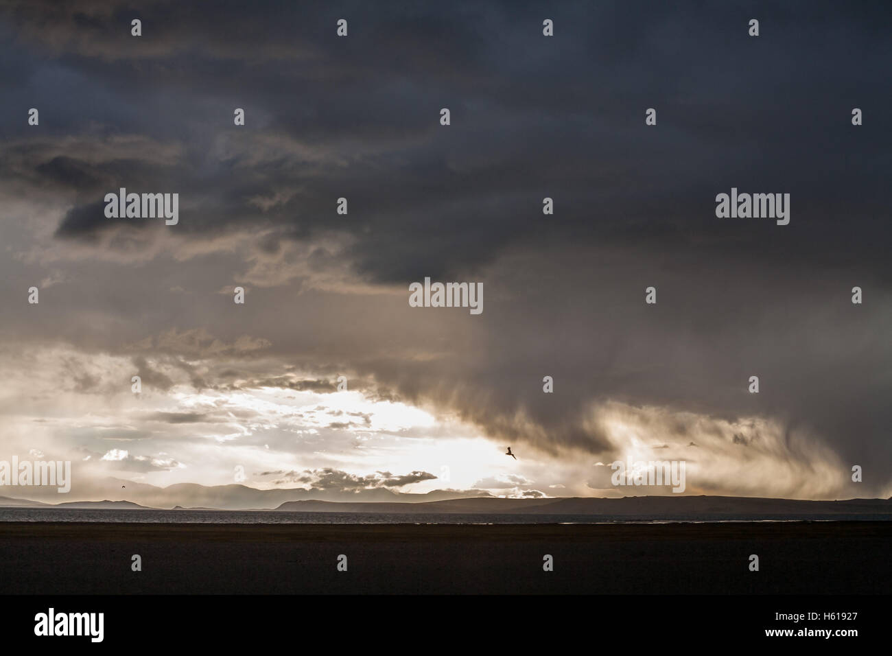 Bad weather over Lake Manasarovar, Tibet, China Stock Photo - Alamy
