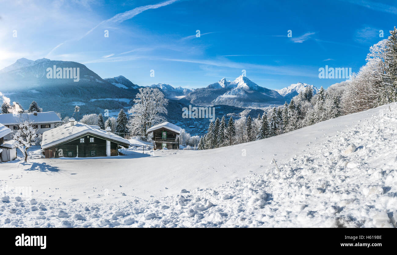 Beautiful white winter wonderland mountain scenery in the Alps with ...