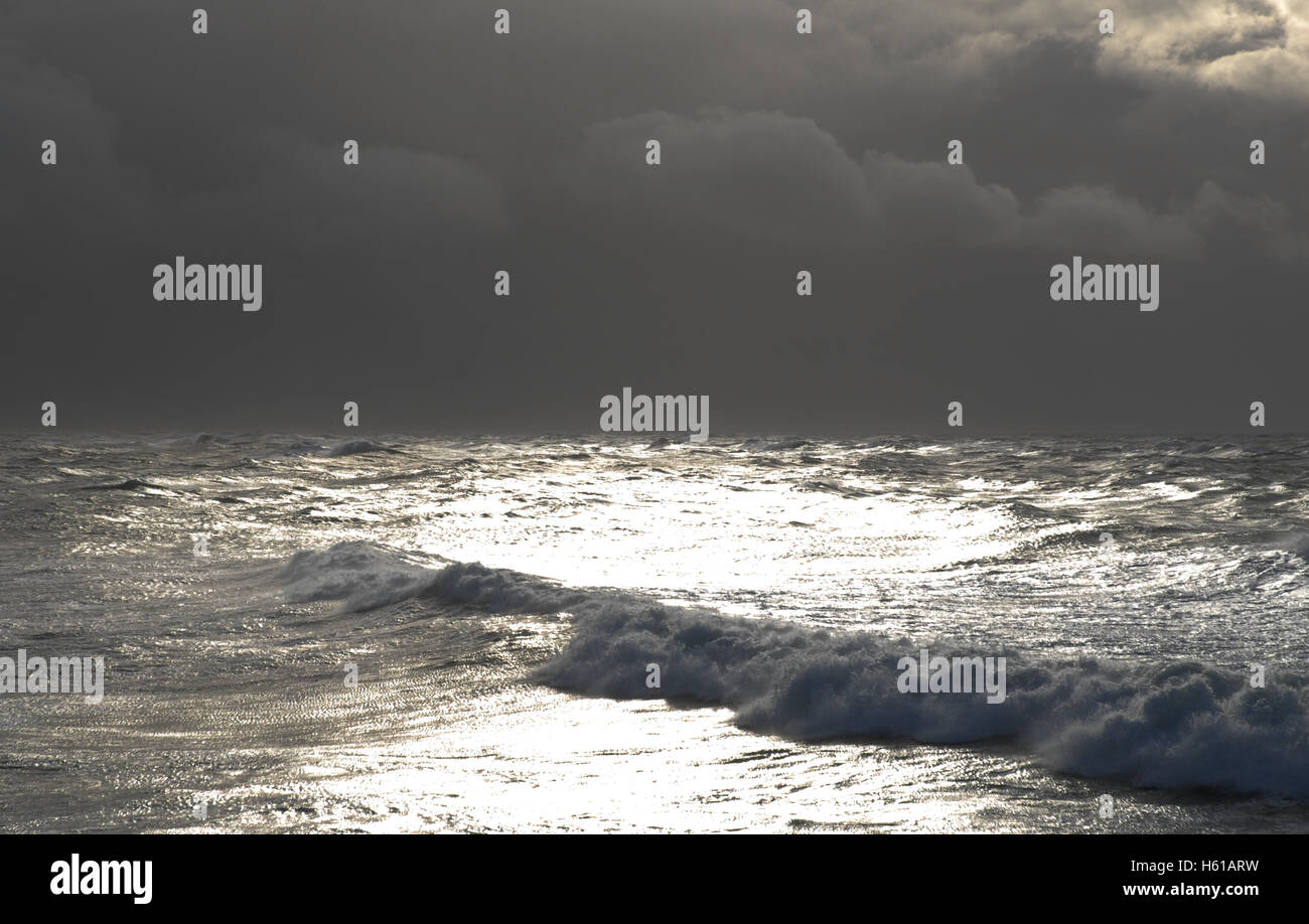 Waves breaking portland bill hi-res stock photography and images - Alamy