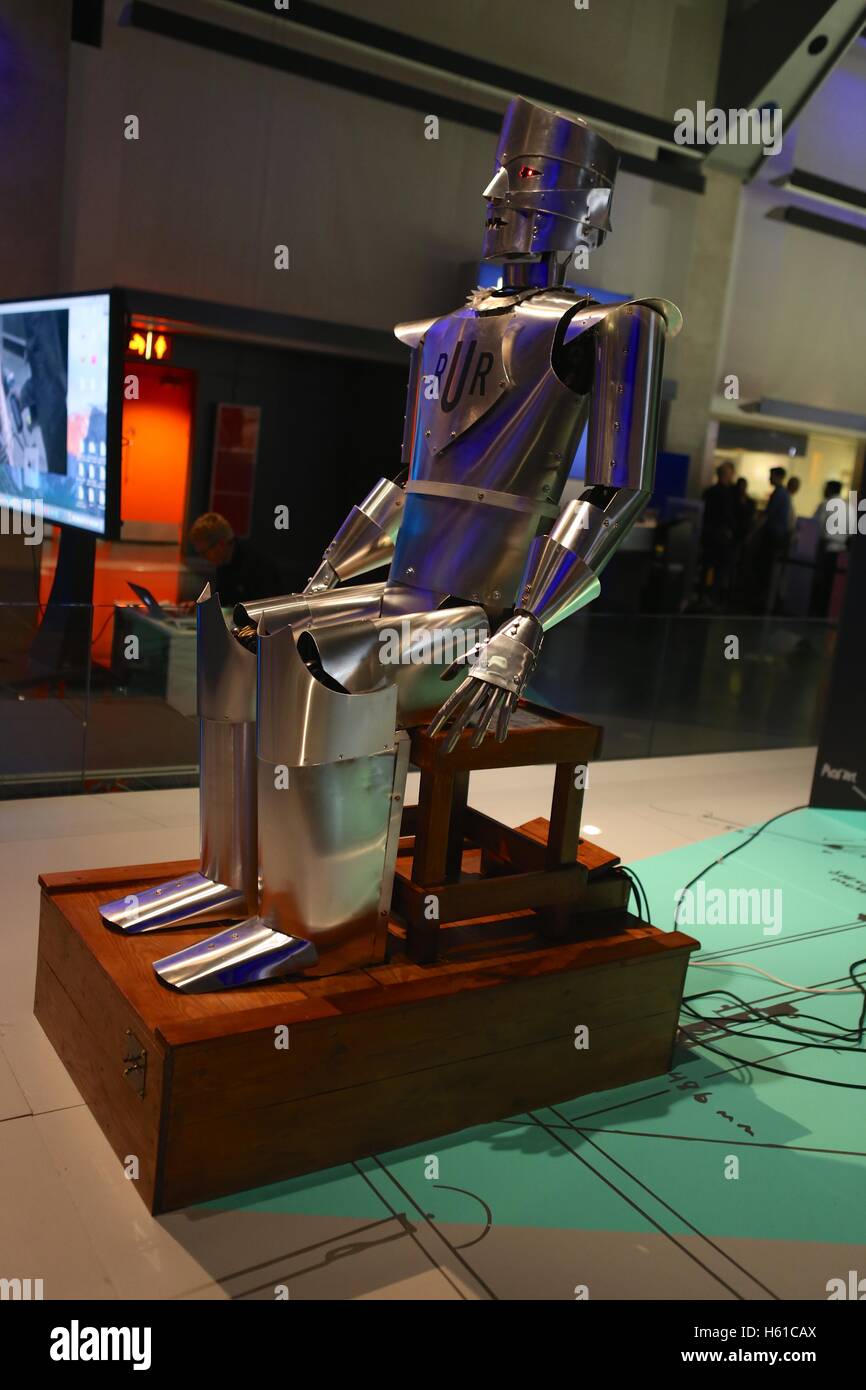 Eric the Britain's first robot at science museum Stock Photo - Alamy