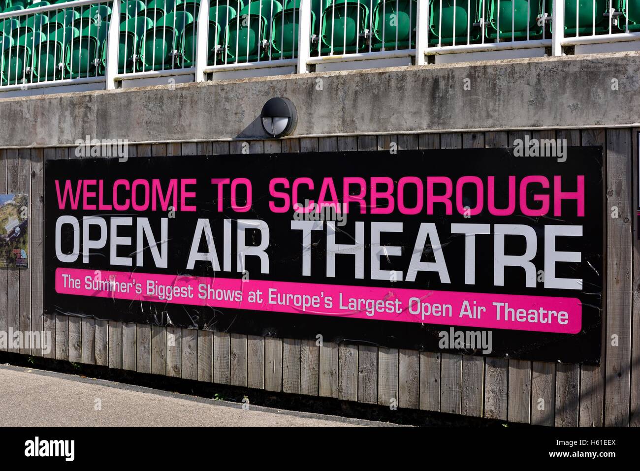 Scarborough sign uk england hi-res stock photography and images - Alamy