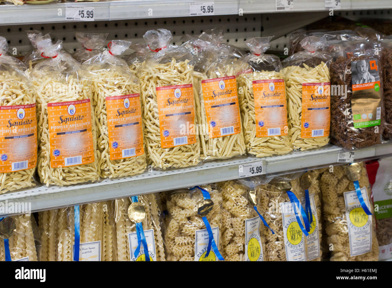 Supermarket pasta hi-res stock photography and images - Alamy