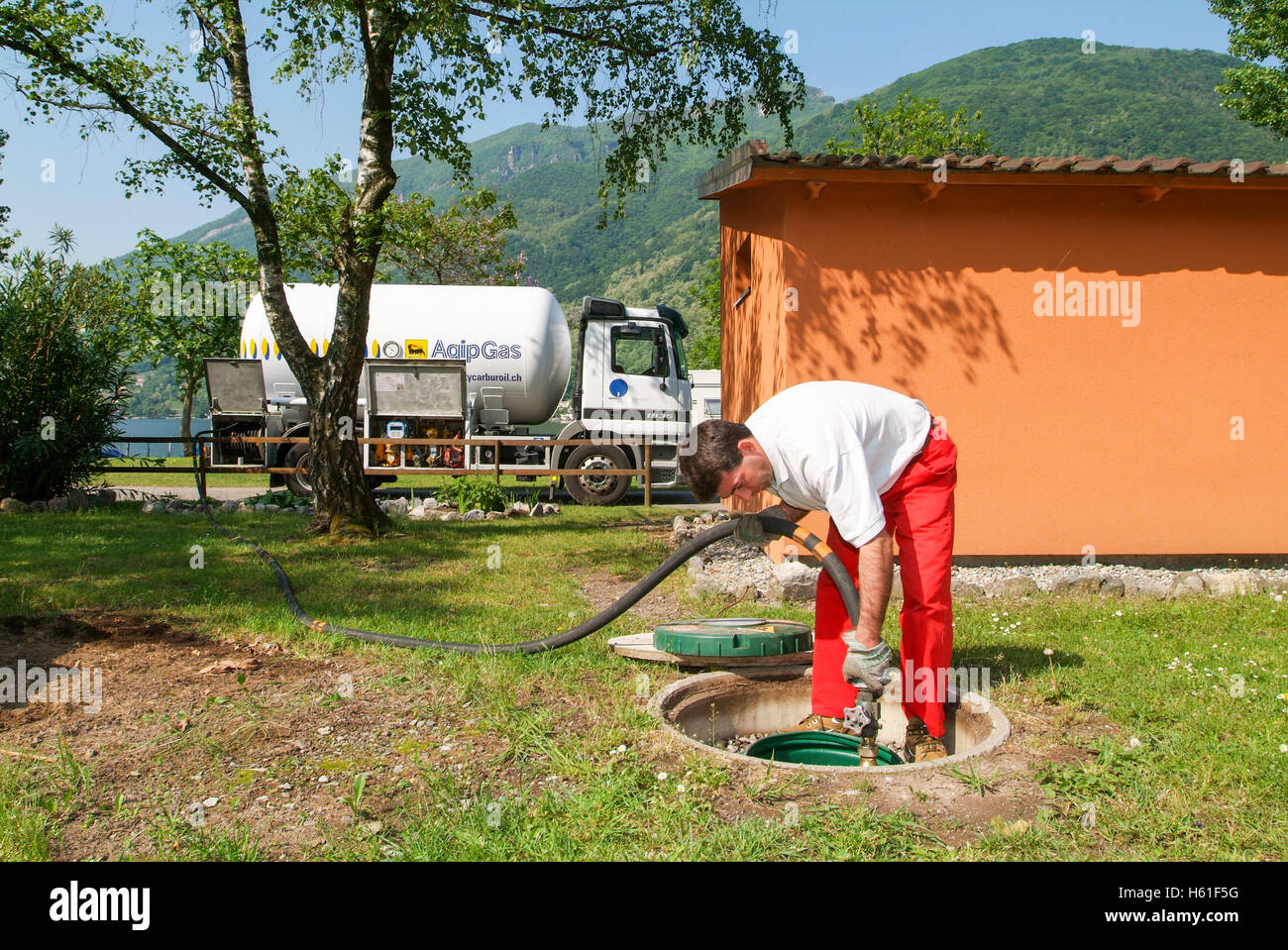Filling lpg tank garden hi-res stock photography and images - Alamy