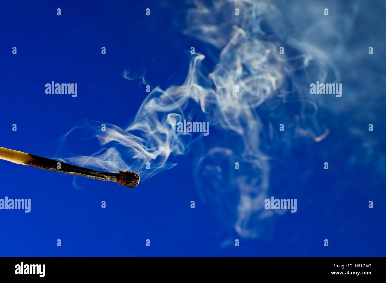 Smoking symbols hi-res stock photography and images - Alamy