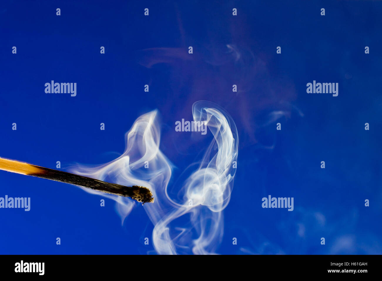 Smoking symbols hi-res stock photography and images - Alamy