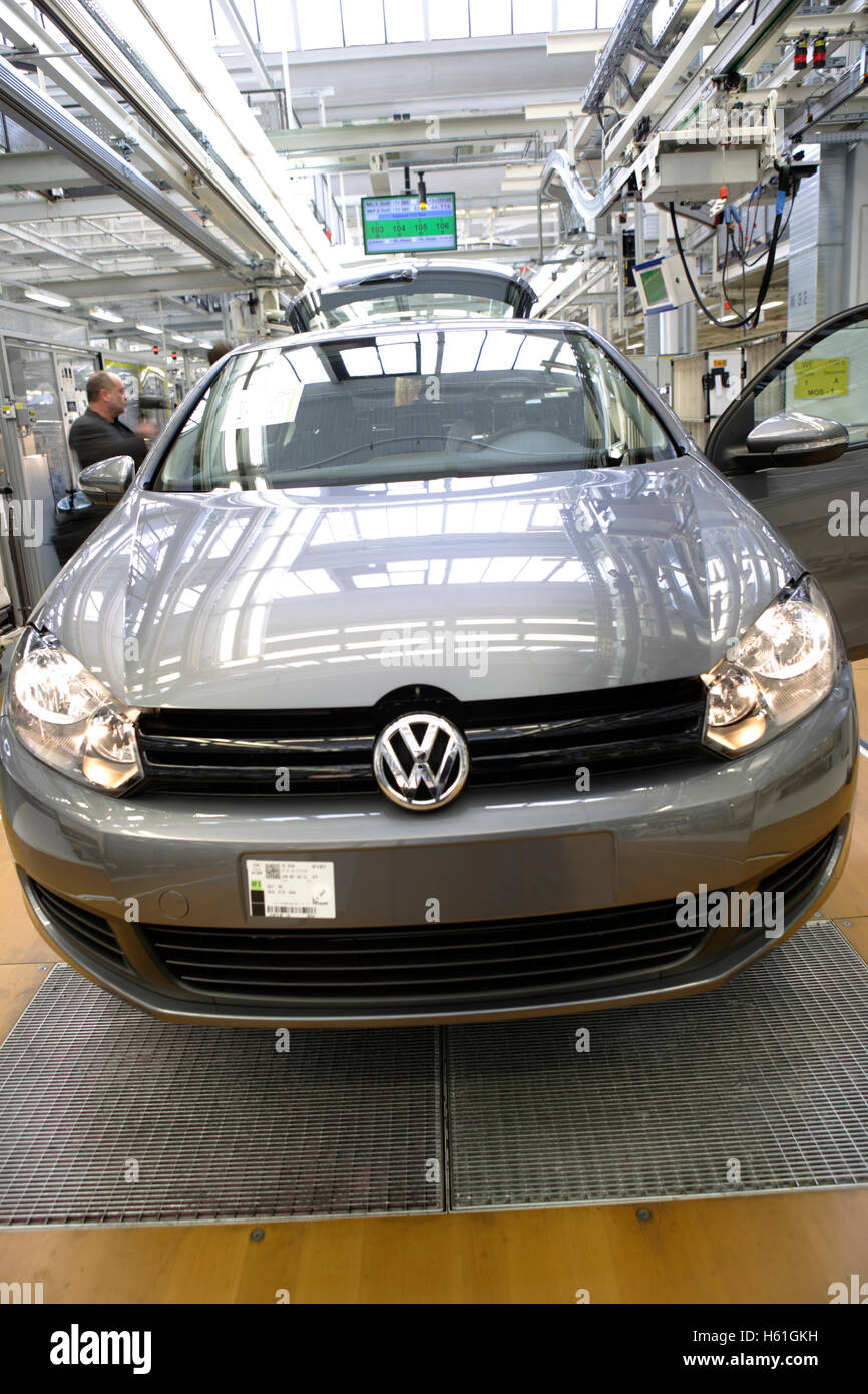 Golf car production, VW plant in Wolfsburg, Lower Saxony Stock Photo ...