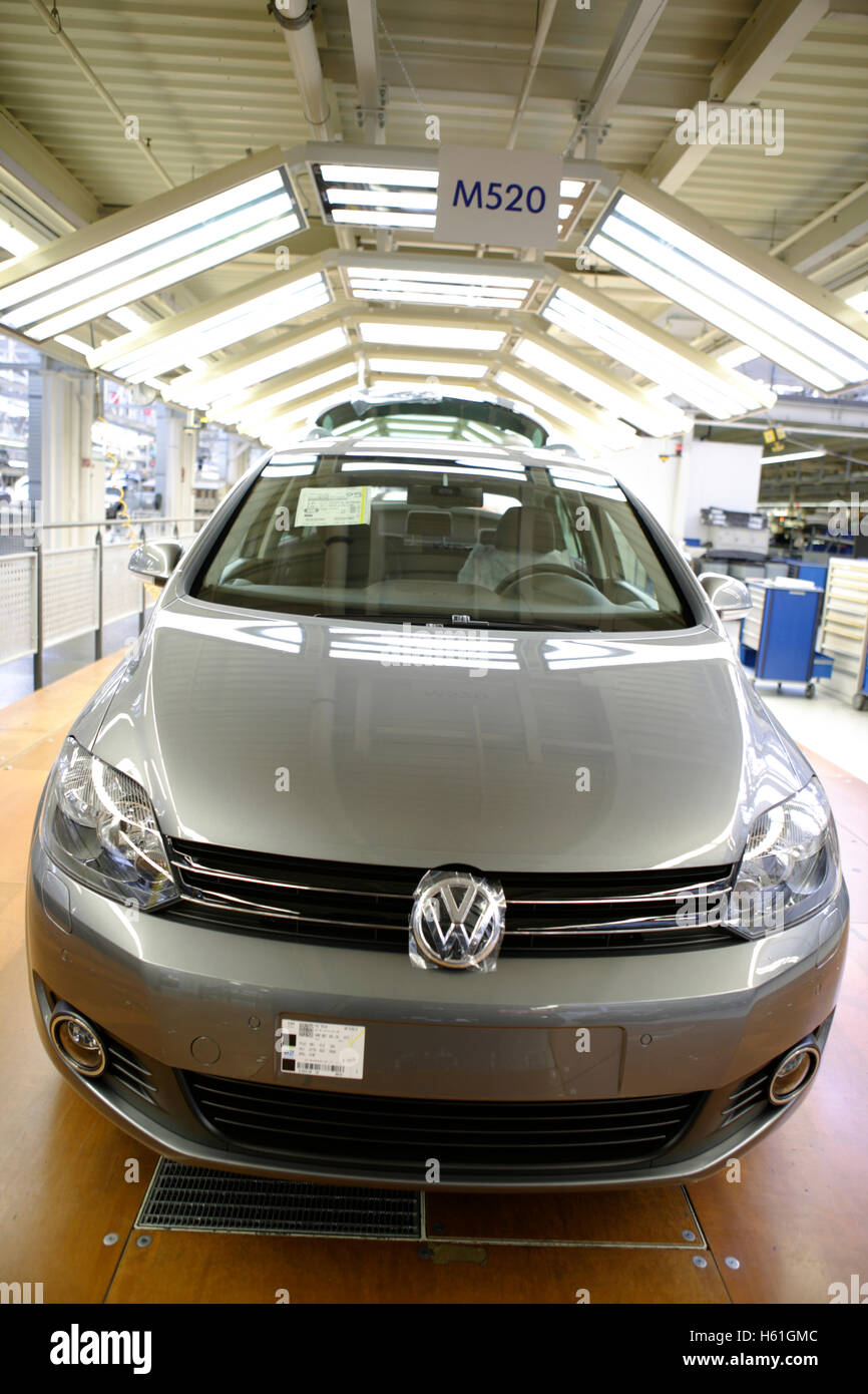 Golf car production, VW plant in Wolfsburg, Lower Saxony Stock Photo ...
