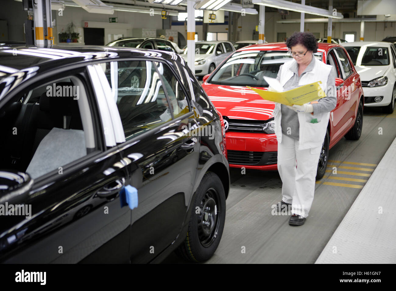 Golf car production, VW plant in Wolfsburg, Lower Saxony Stock Photo ...