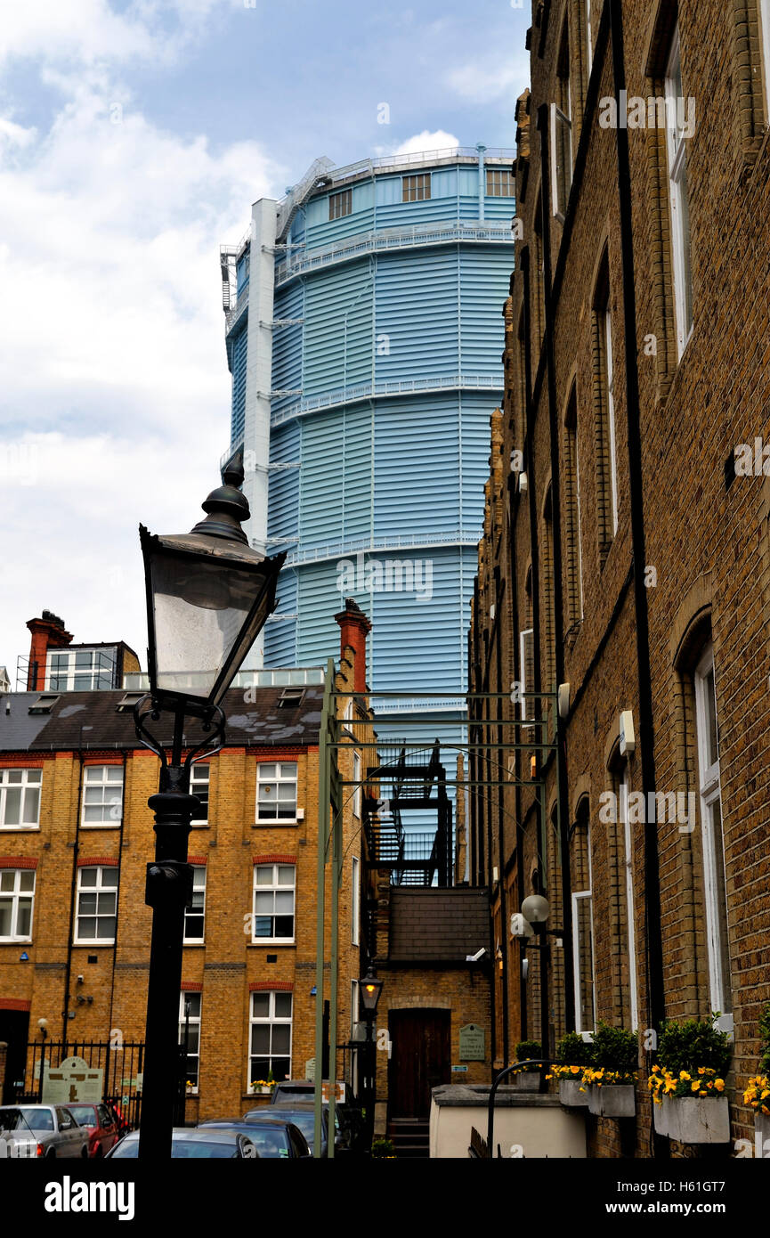 Gasometer england houses hi-res stock photography and images - Alamy