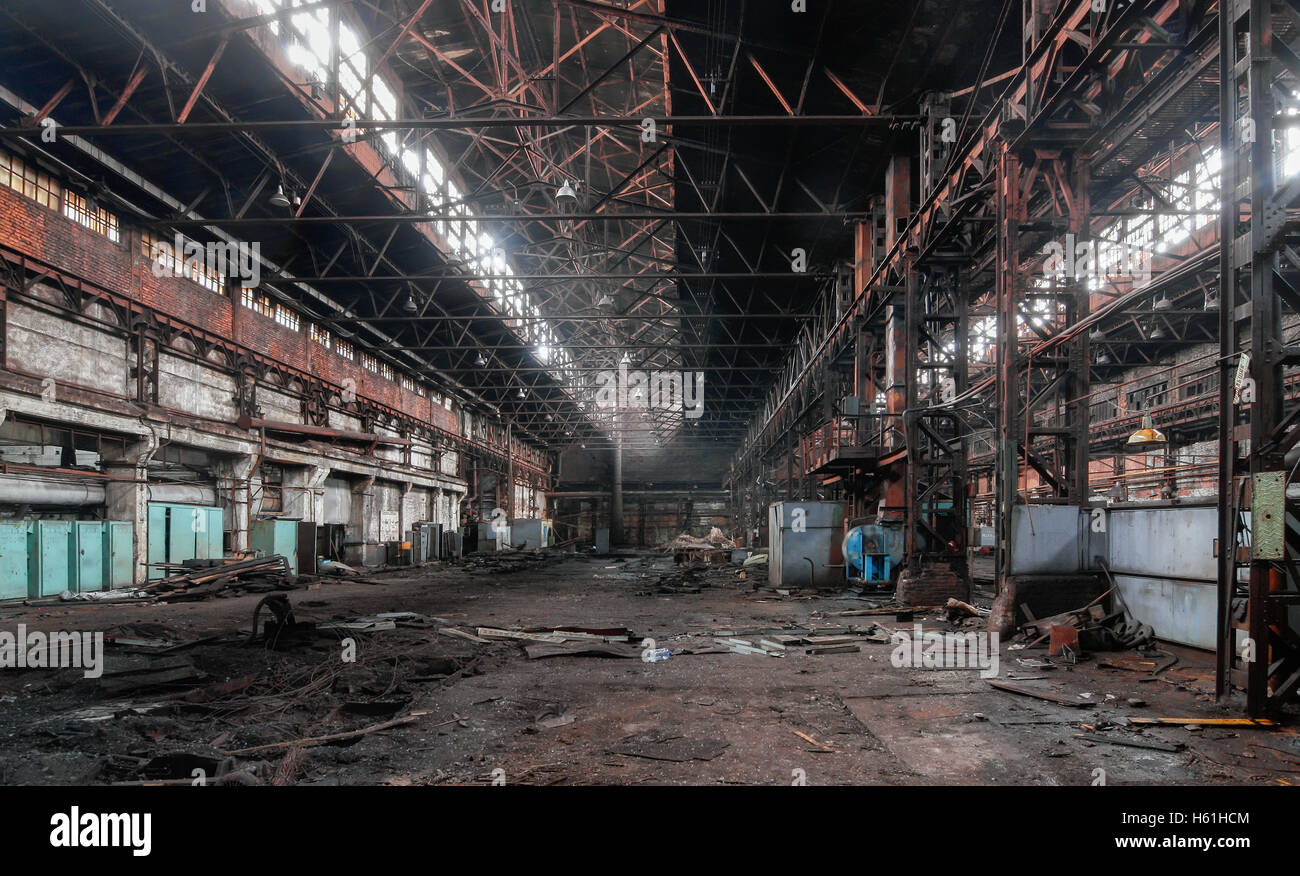 Old Factory Interior Stock Photos & Old Factory Interior Stock Images ...