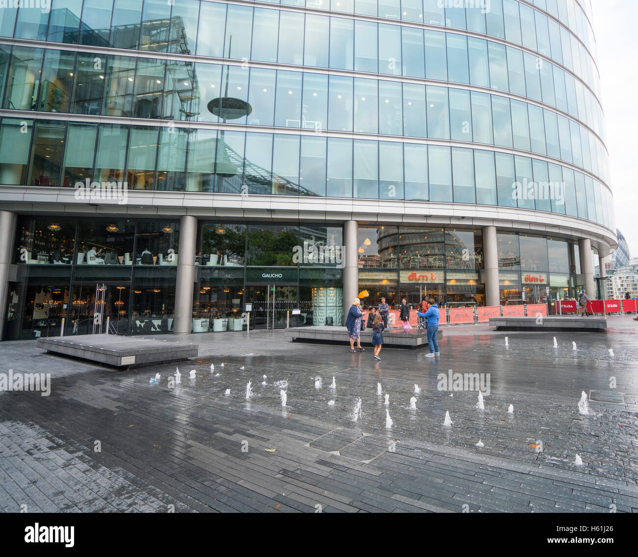 The fountains at More London Riverside Stock Photo - Alamy