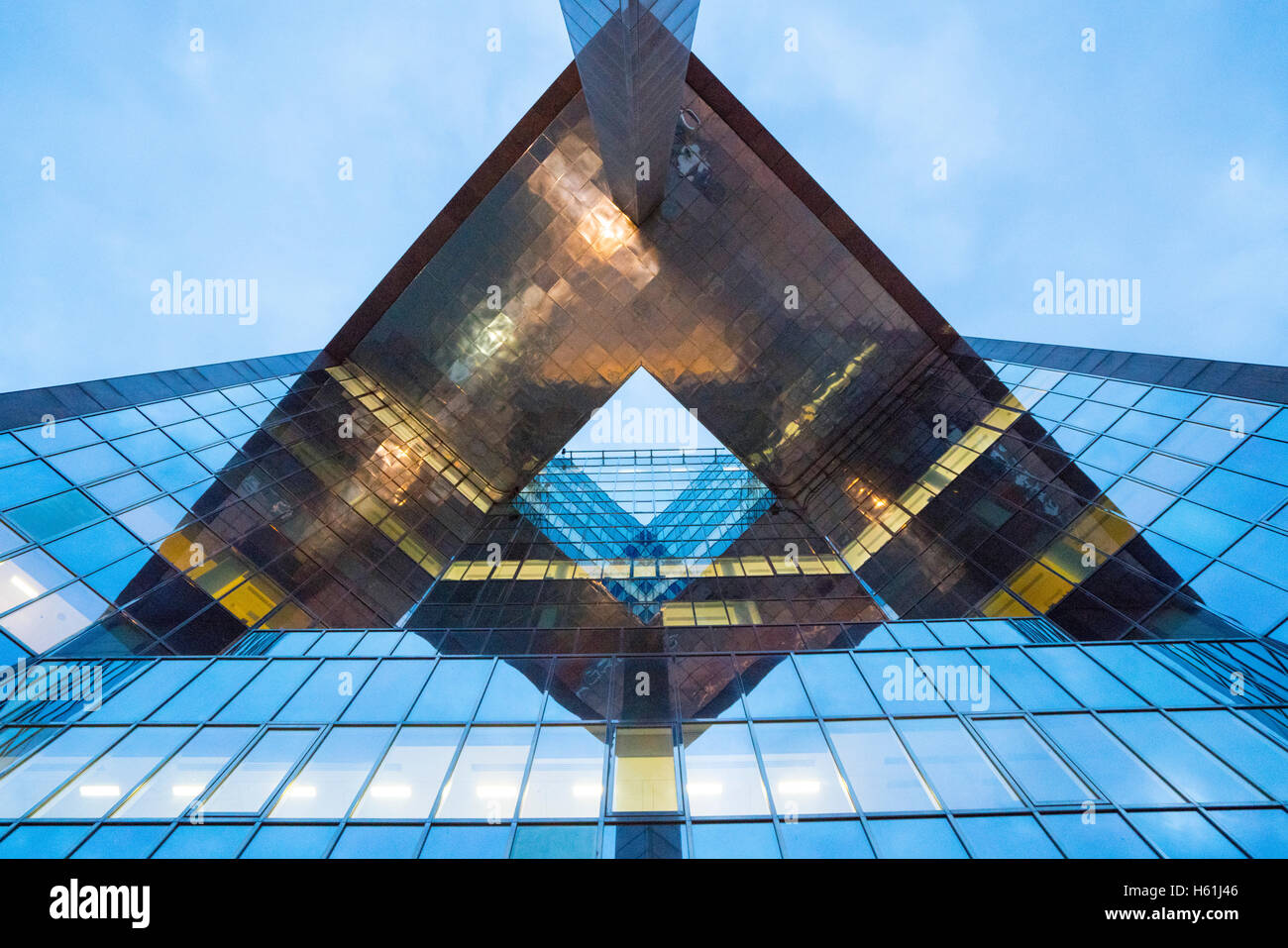 Modern architecture at London Bridge - amazing wide angle shot Stock ...