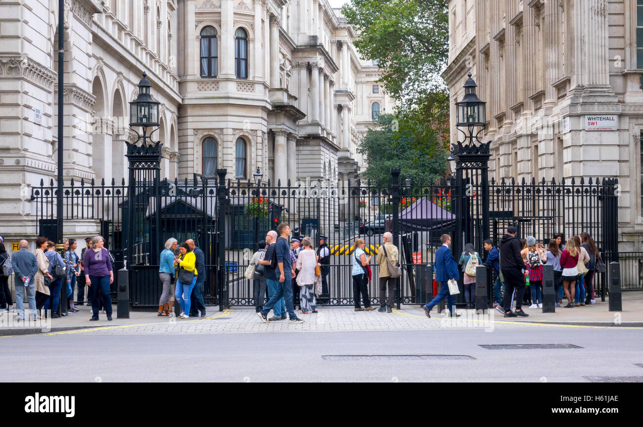 Downing street London - Office of the Prime minister Stock Photo - Alamy